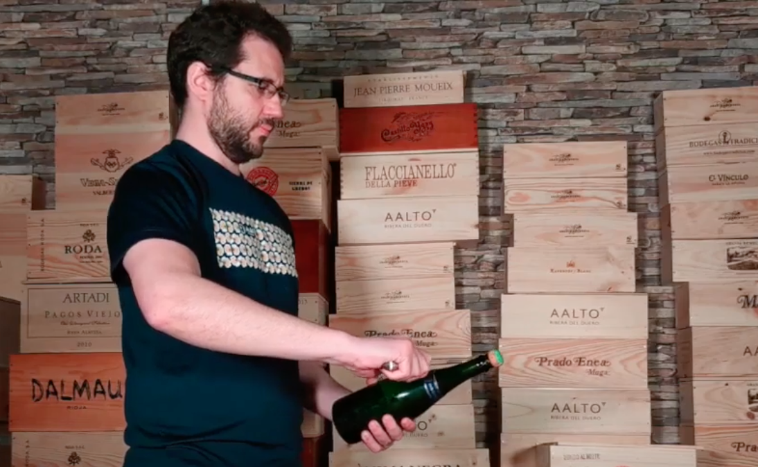 What is the Sabrage and how is it done? - Gourmet Hunters Blog