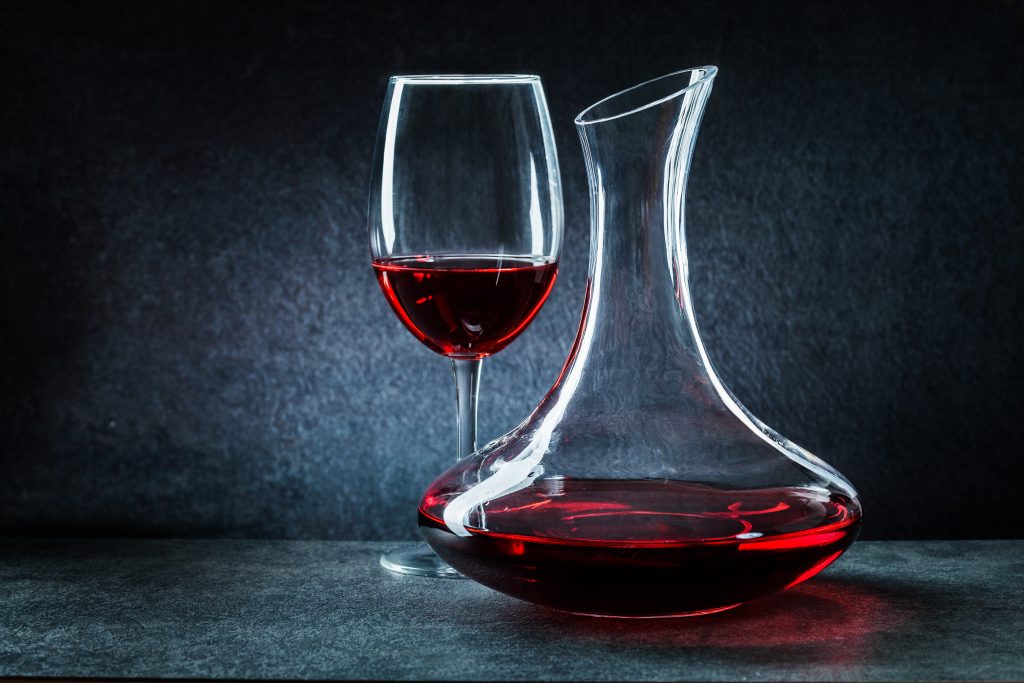 Find out how to clean a wine decanter - Gourmet Hunters Blog